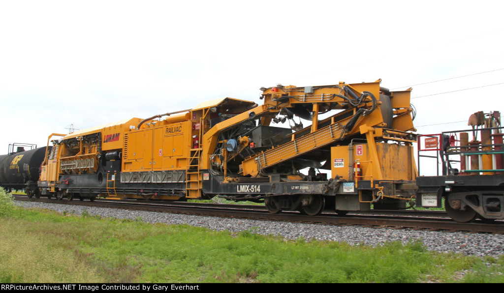 Loram Rail Vac Work Train